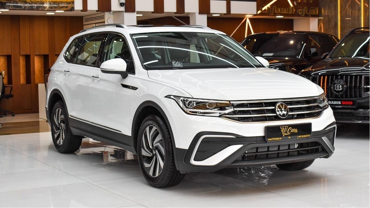New VOLKSWAGEN TIGUAN 300 TSI 2WD | 2023 2023 for sale in Dubai - 720403