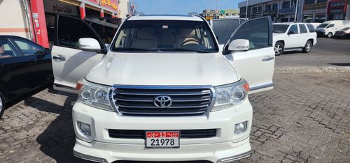 Used Toyota Land Cruiser GXR V6 2007 for sale in Dubai - 610621