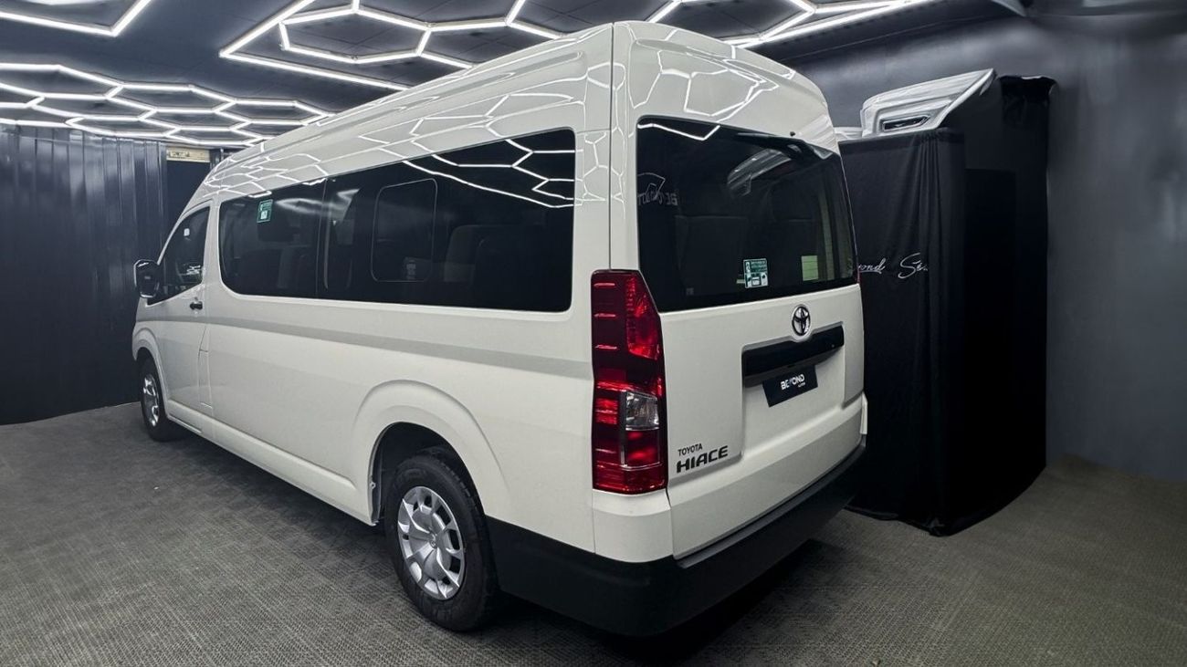 New 2025 TOYOTA HIACE 3.5L MANUAL PETROL - EXPORT ONLY 2025 for sale in Dubai - 771041