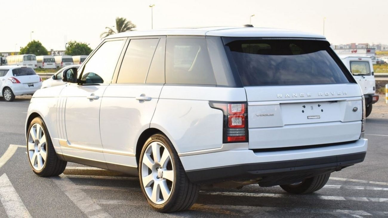 Used Land Rover Range Rover Range Rover Vogue 2017 for sale in Dubai ...