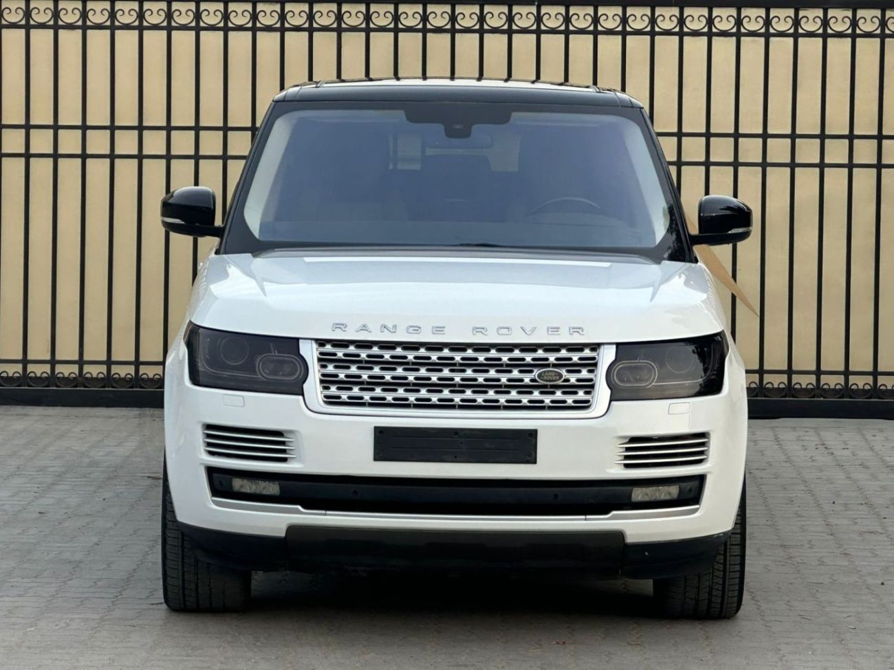 Used Land Rover Range Rover Vogue SE 5.0L 2016 for sale in Dubai - 812700