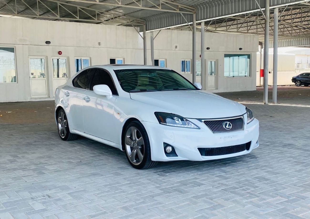 Used Lexus IS300 Good condition car GCC 2007 for sale in Dubai - 741236