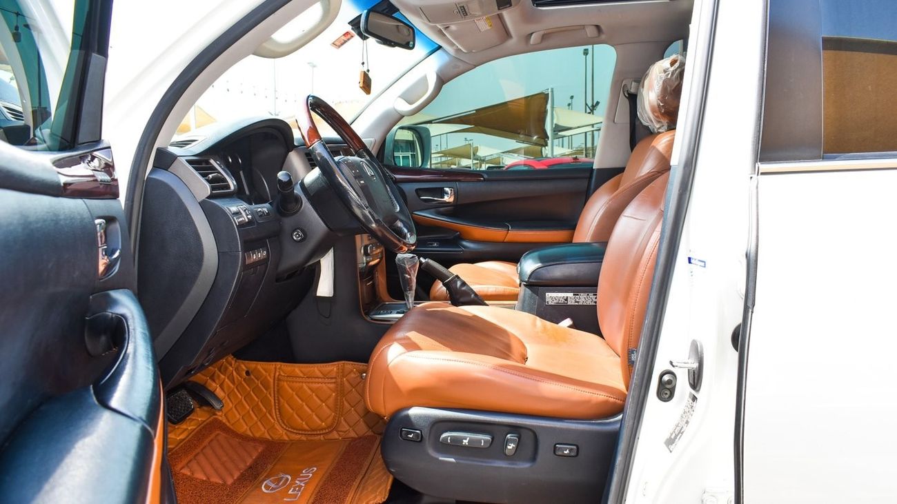 Used Lexus LX570 2011 for sale in Dubai - 725599