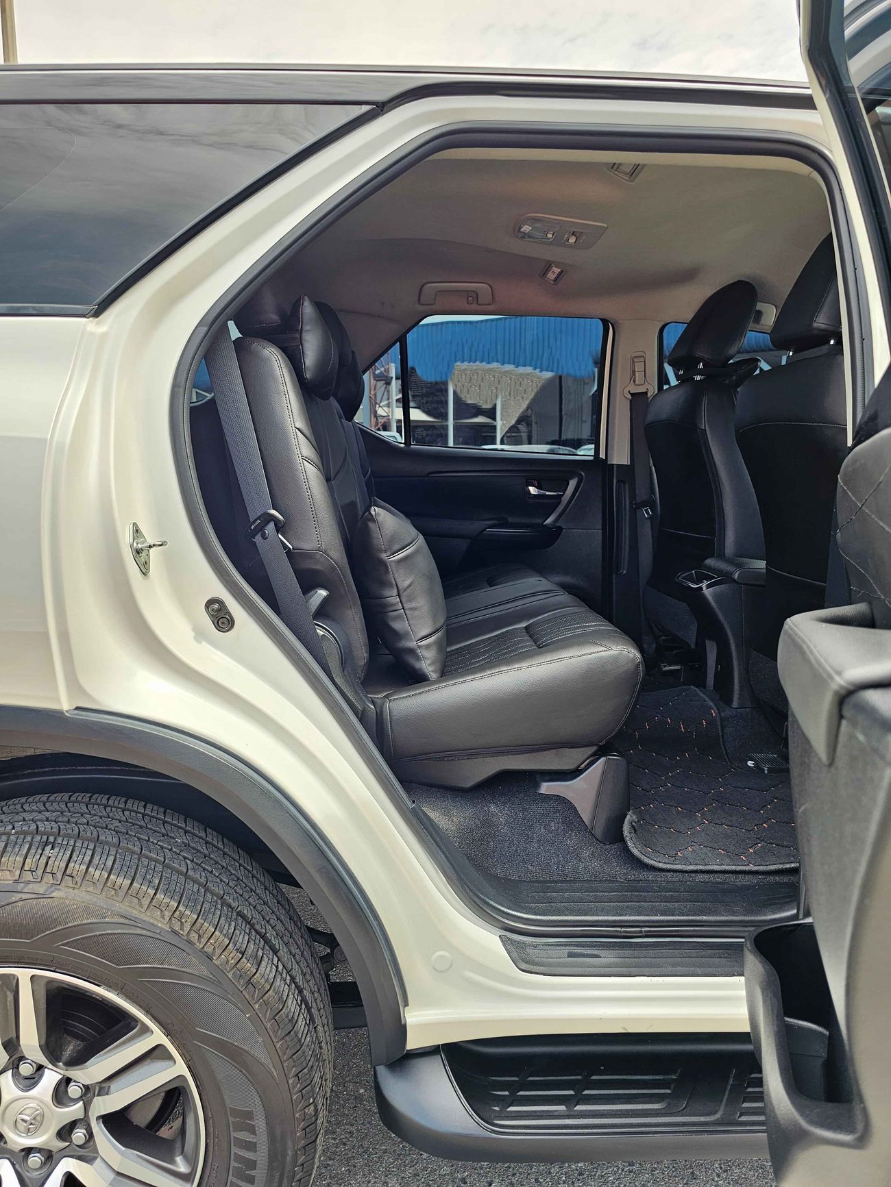 Used Toyota Fortuner EXR /V4/ BLACK EDITION/ 4WD/ DVD REAR CAMERA ...