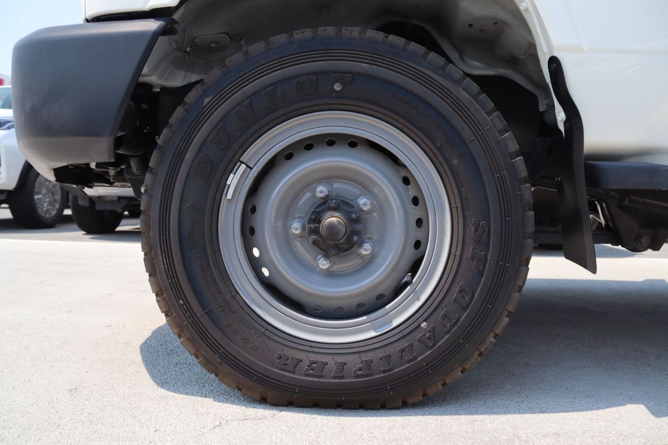 New Toyota Land Cruiser Pick Up LAND CRUISER 4.2 V6 DIESEL DIFF LOCK 4X4 M/T **EXPORT ONLY ...