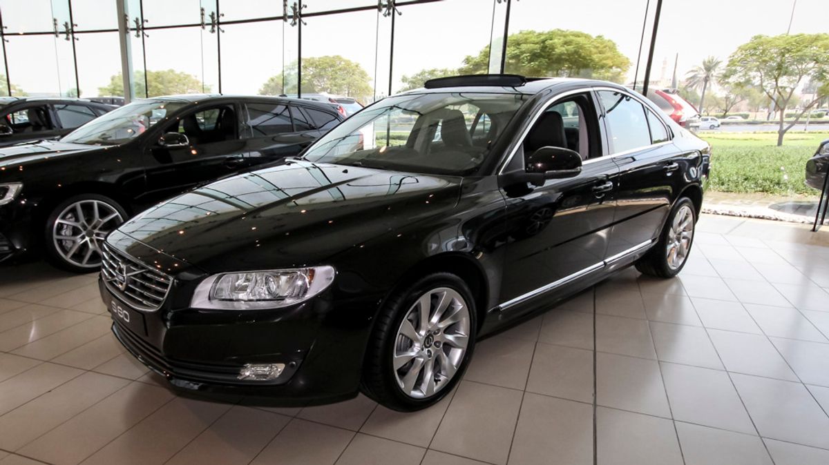 Volvo S80 T6 304 bhp AWD Sport (New Car) for sale: AED 134,900. Black, 2015
