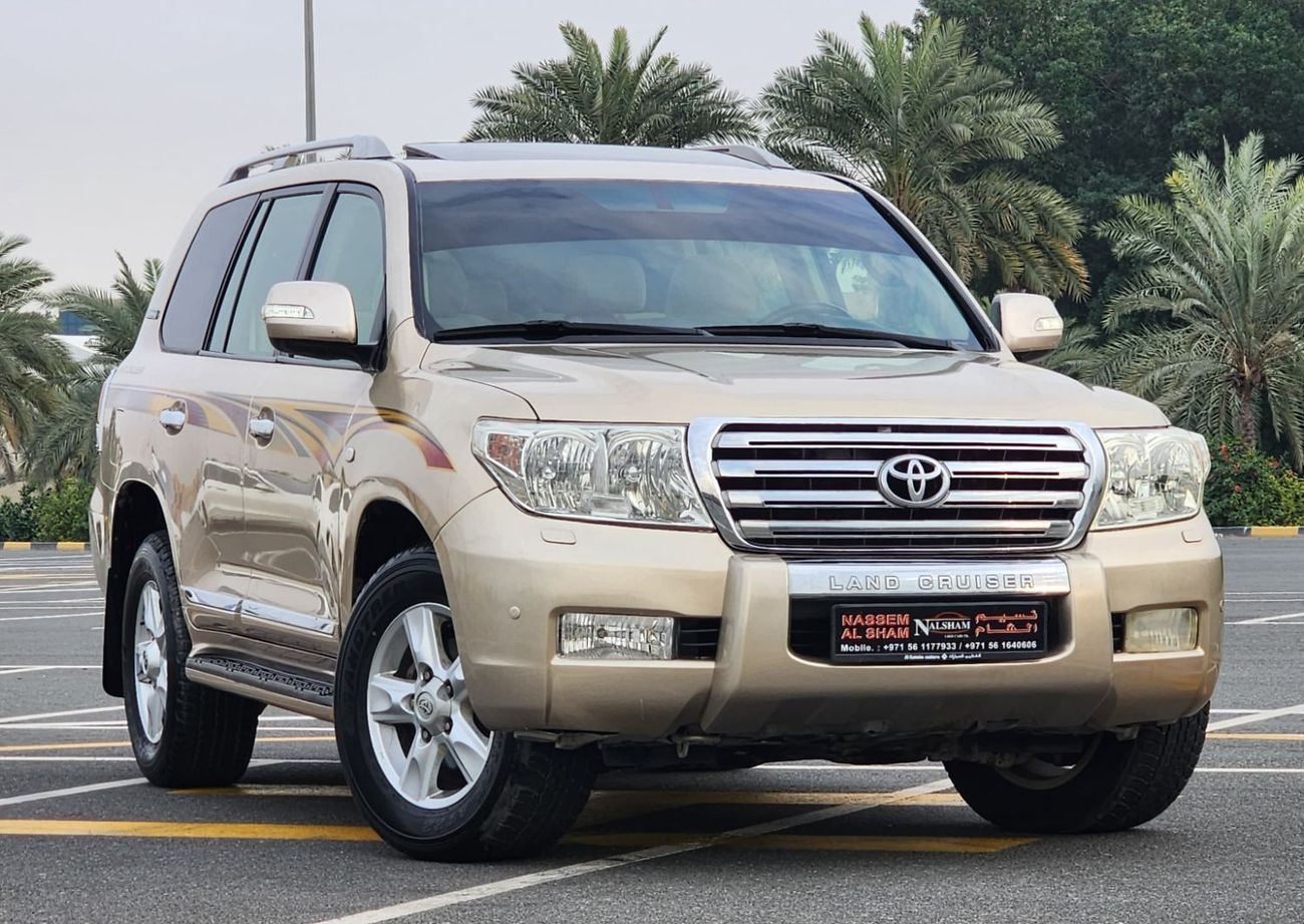 Used Toyota Land Cruiser 2011 for sale in Sharjah - 711133