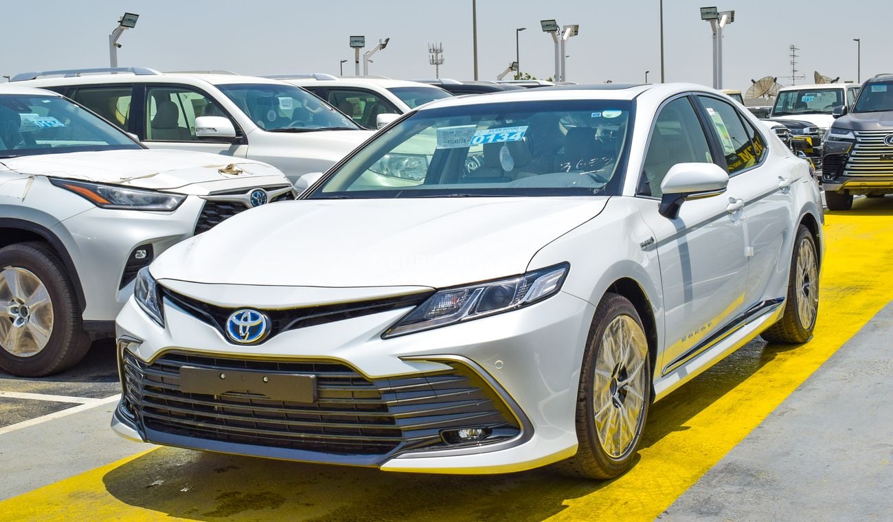 New Toyota Camry GLE 2.5L Hybrid 2023 for sale in Dubai - 629117