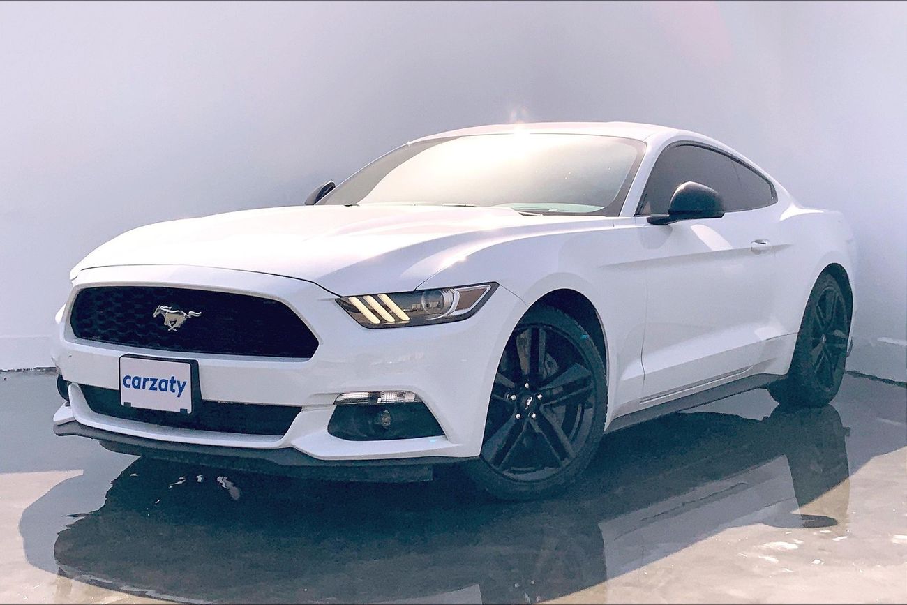 Used Ford Mustang EcoBoost Premium 2017 for sale in Dubai - 495716
