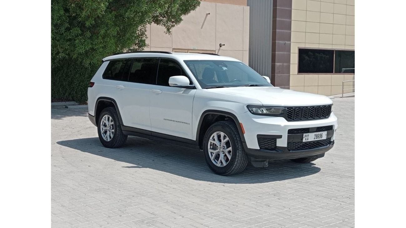 Used Jeep Grand Cherokee Laredo 2021 for sale in Sharjah - 782133