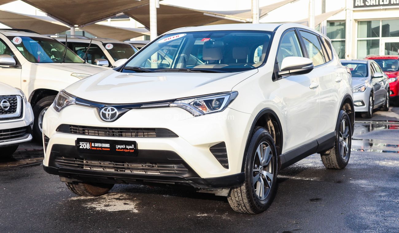 Used Toyota RAV4 2018 for sale in Dubai - 429240