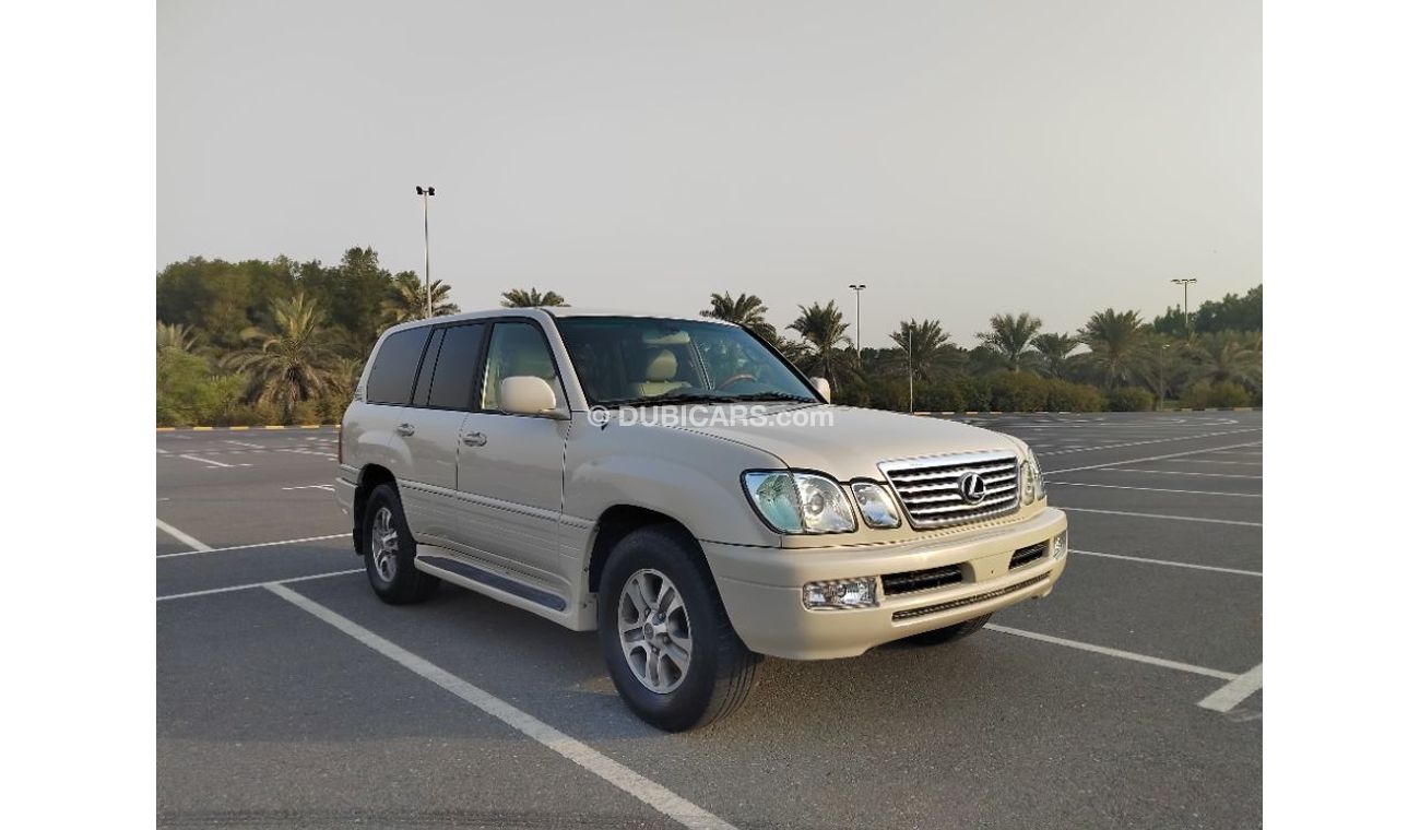 Used Lexus LX 470 2005 for sale in Sharjah - 648375