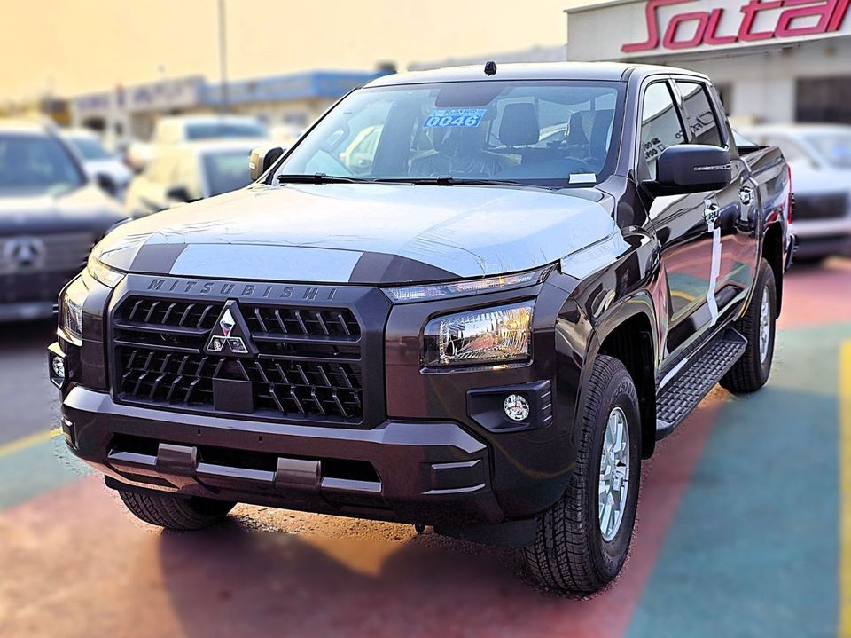 New Mitsubishi L200 GL 2.4L (128 HP) Double Cab Utility L200 Pickup 4WD ...