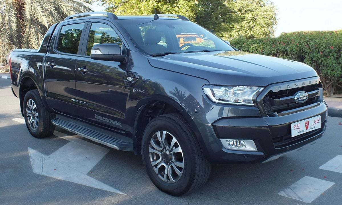 Ford Ranger WILDTRAK for sale: AED 110,000. Grey/Silver, 2016