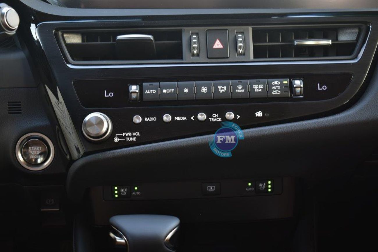 New Lexus ES350 Signet 3.5L Automatic 2025 for sale in Dubai - 865777