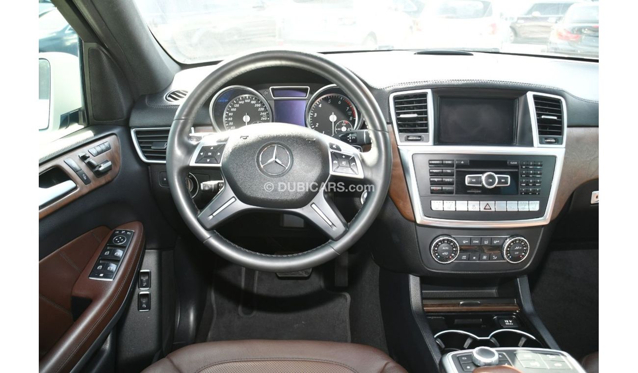 Used Mercedes-Benz GL 500 2015 for sale in Dubai - 297083