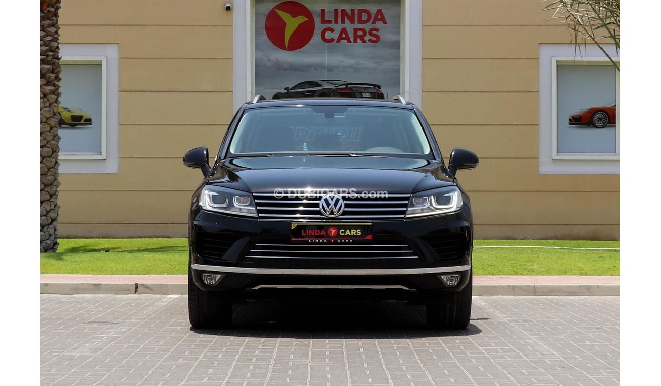 Used Volkswagen Touareg 7P 2016 for sale in Dubai - 633477