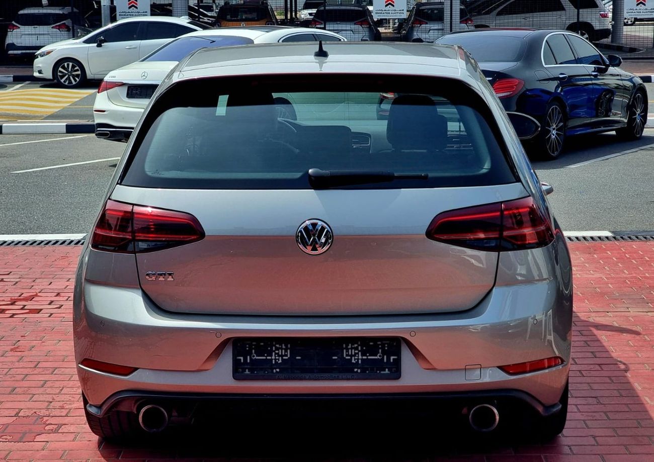 Used Volkswagen Golf GTI P1 2018 GCC 2018 for sale in Dubai - 724938