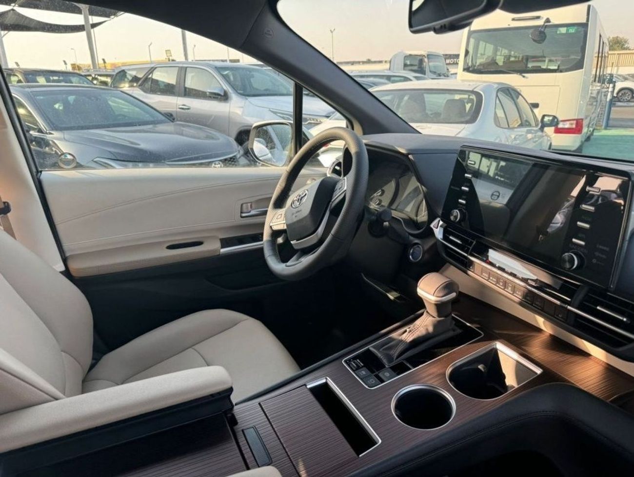 New Toyota Sienna 2.5L HYBRID XLE 2024 2024 for sale in Dubai - 745124