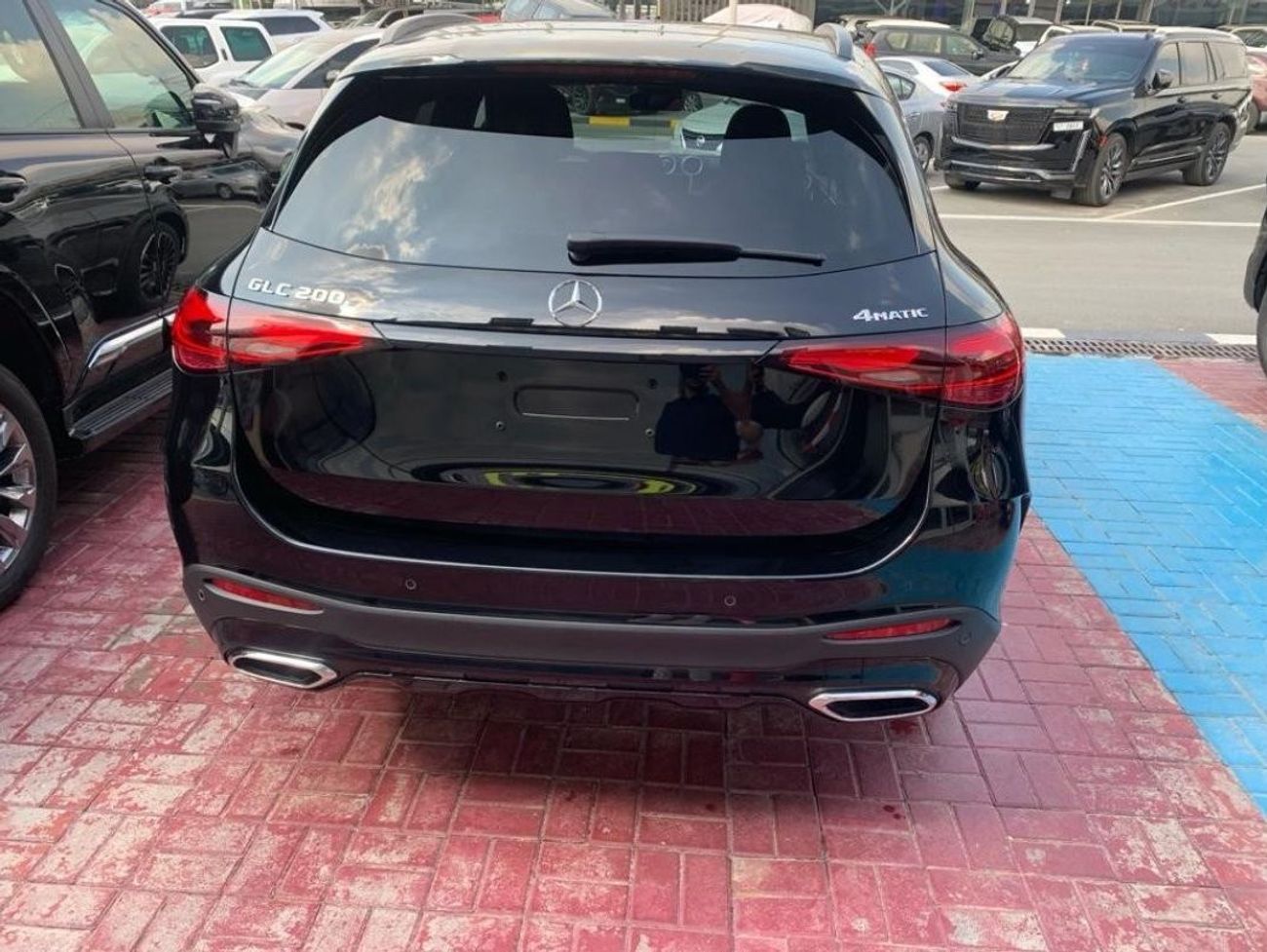 New Mercedes-Benz GLC 200 GLC200 4-MATIC 2.0L V4 AT 2024 for sale in Dubai - 684083