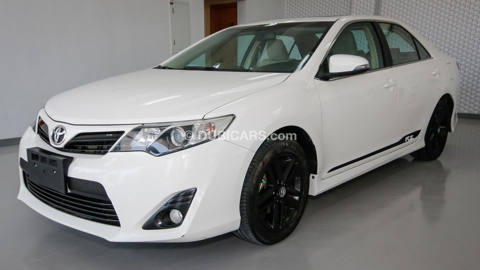 Used Toyota Camry RZ 2015 for sale in Dubai - 96984