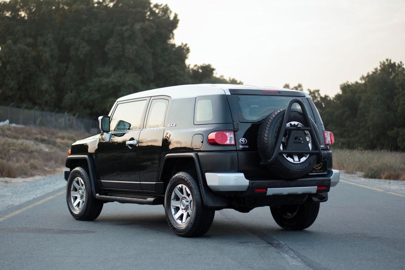 Used GXR 4.0L A/T AED 2,307/month 2017 | TOYOTA FJ CRUISER | GXR 4.0L GCC | T36710 2017 for sale ...