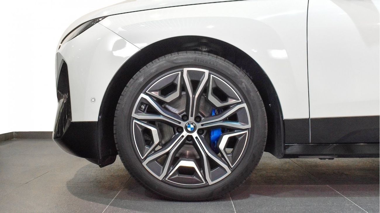 Used BMW iX XDRIVE 40 i 2023 for sale in Abu Dhabi - 702904