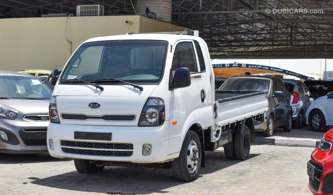 Used Kia Bongo 2013 for sale in Dubai - 622953