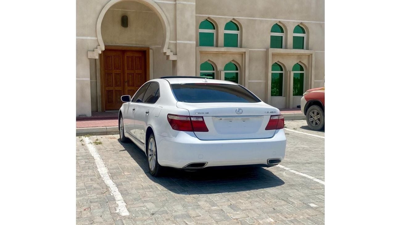 Used Lexus LS460 Good condition car 2009 for sale in Dubai - 745675