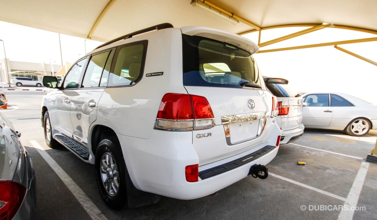 Used Toyota Land Cruiser GLX 2010 for sale in Dubai - 74277