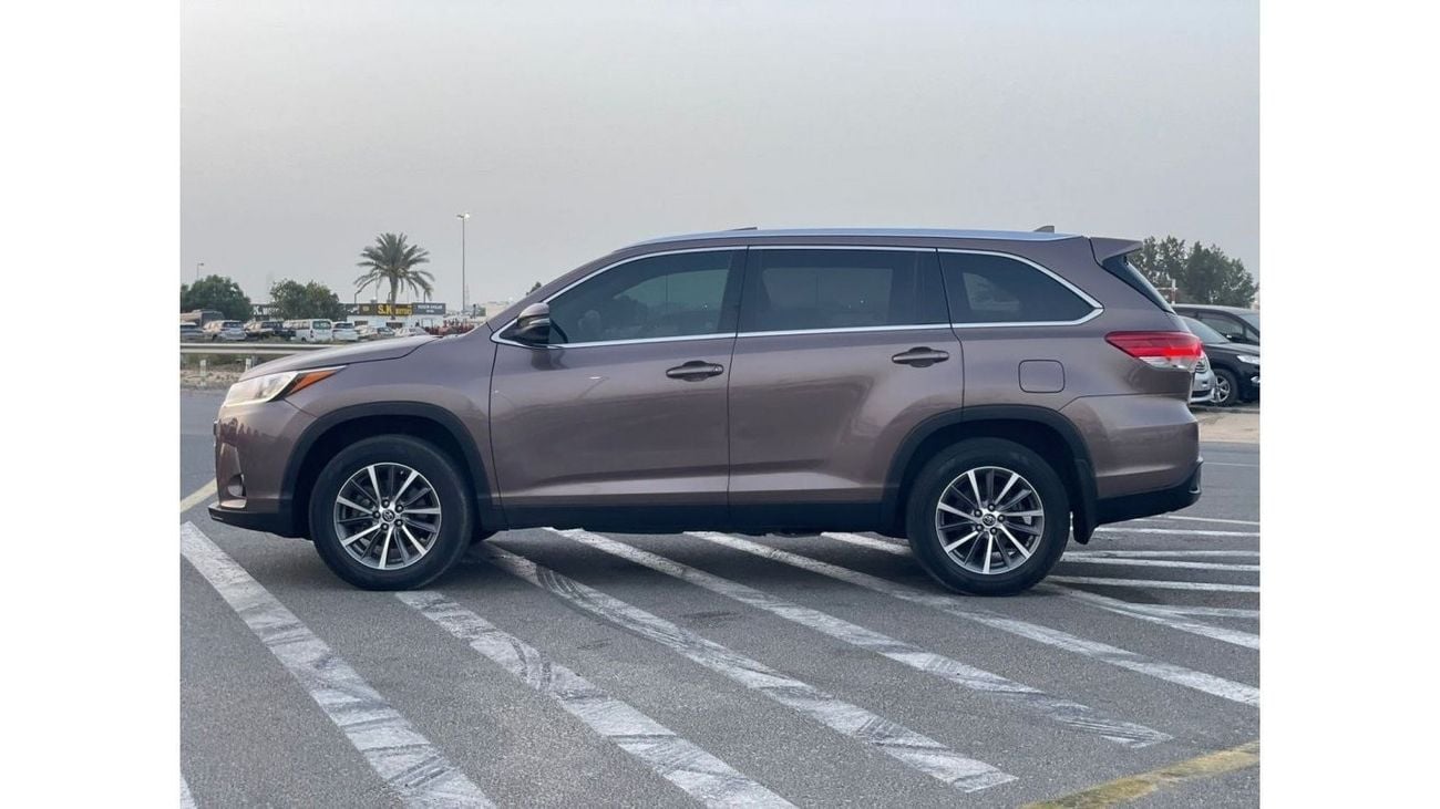 Used 2019 Toyota Highlander XLE 4x4 - 3.5L V6 - Full Option Special ...