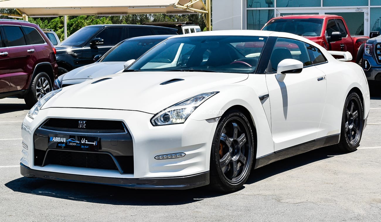 Used Nissan GTR R35 2016 for sale in Dubai - 424638