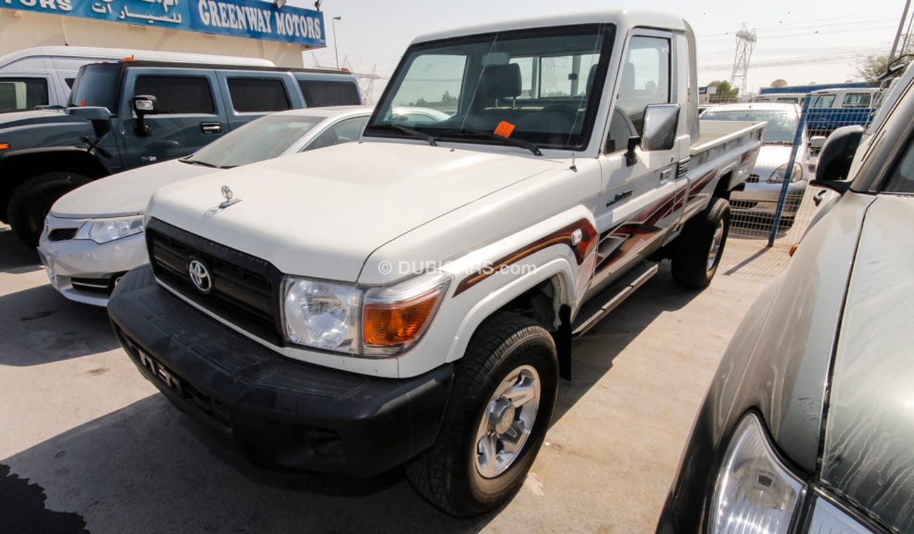 New Toyota Land Cruiser Pick Up V6 2011 for sale in Dubai - 31322
