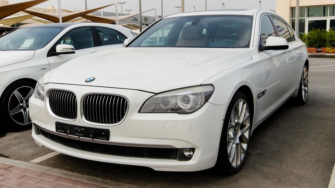 Used BMW 750Li Li 2010 for sale in Dubai - 87963