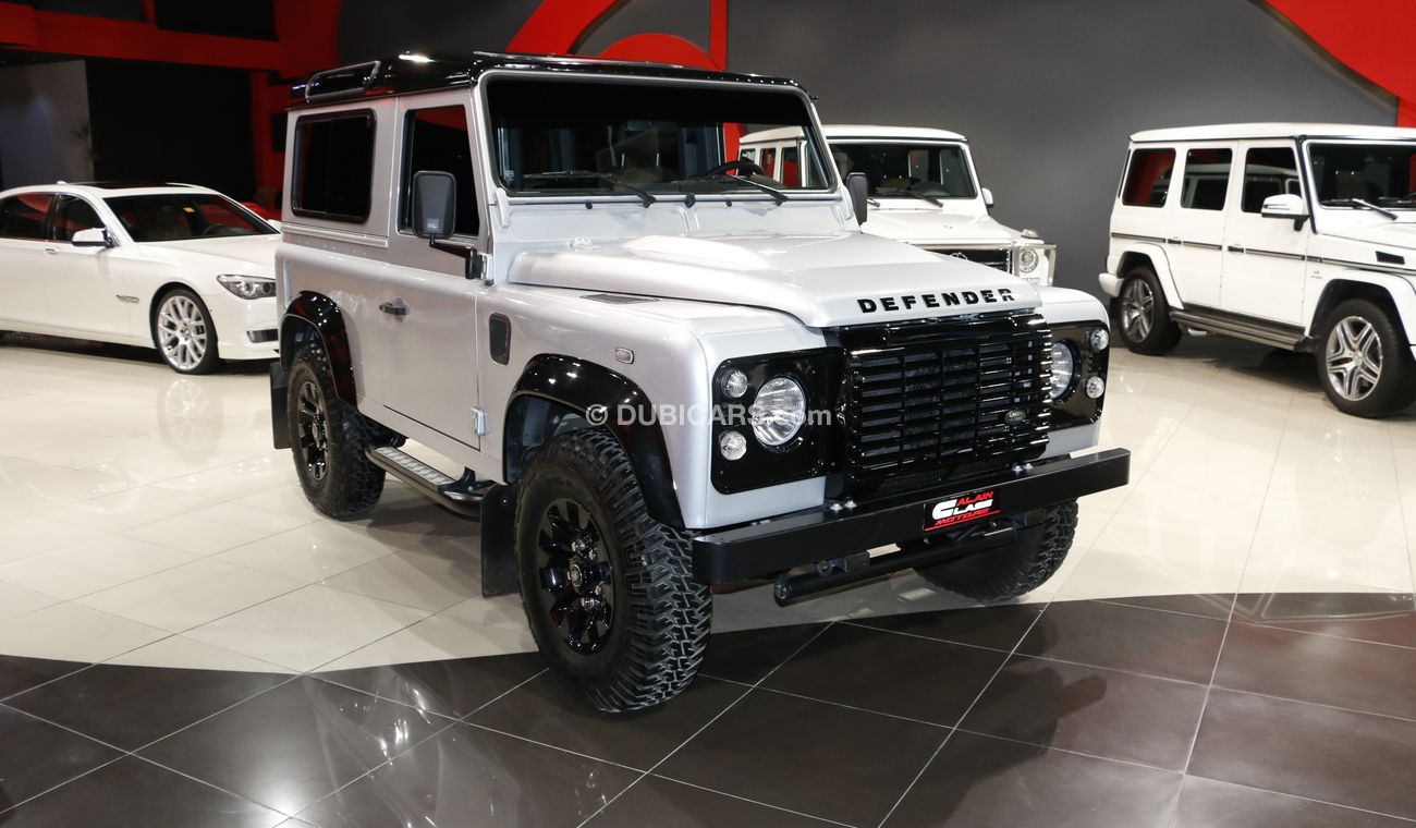 Used Land Rover Defender 2015 for sale in Dubai - 102059
