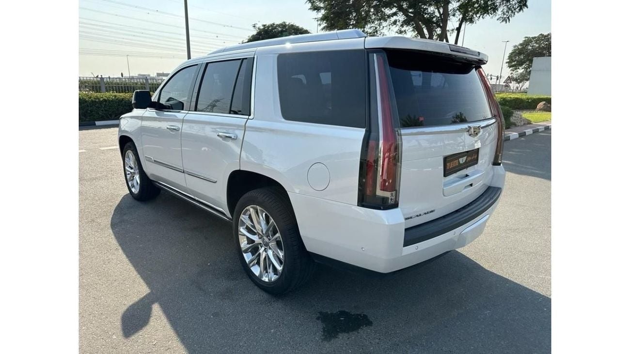 Used Cadillac Escalade Std 2020 for sale in Dubai - 706922