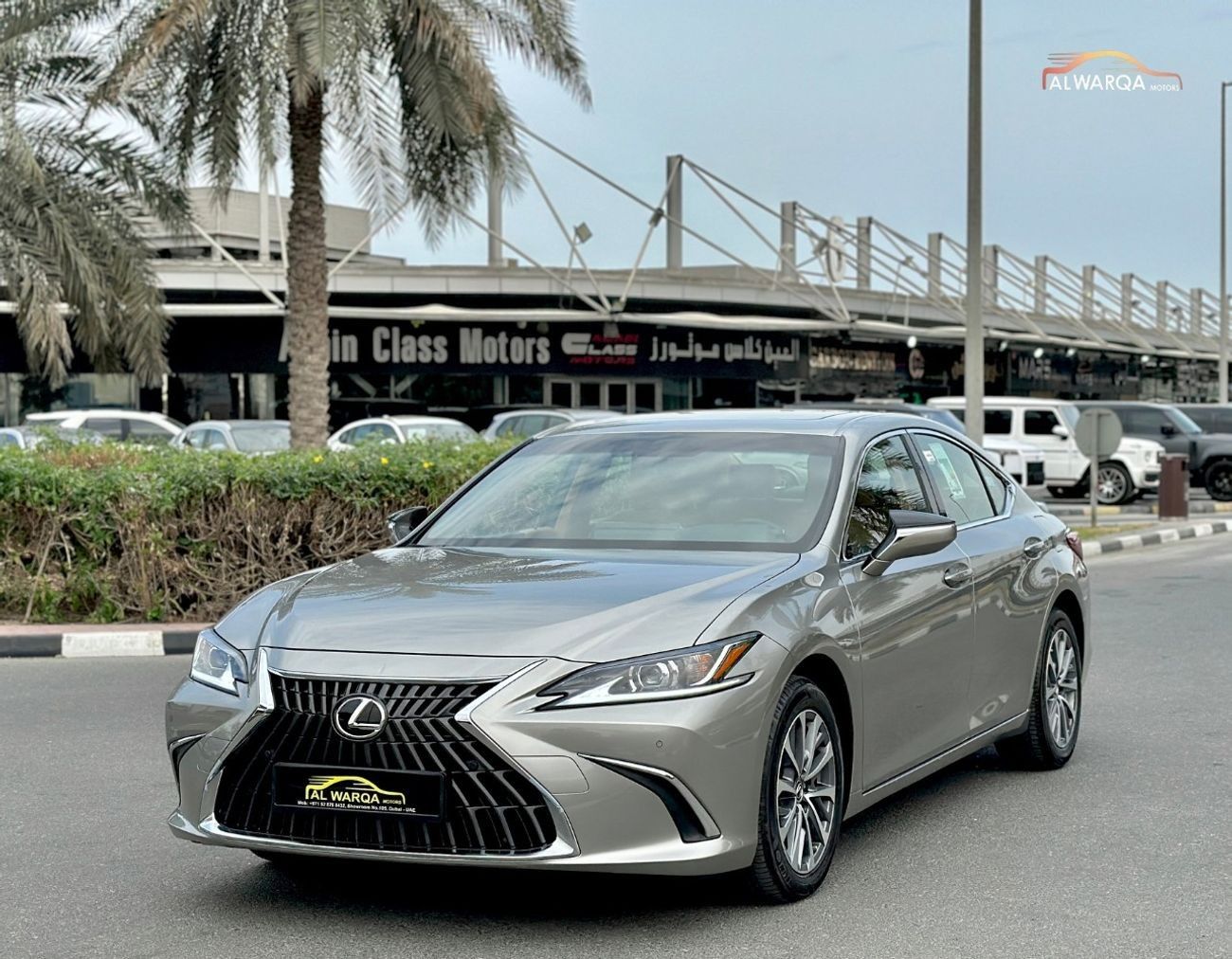 Used Lexus ES300h 2023 for sale in Dubai - 846886
