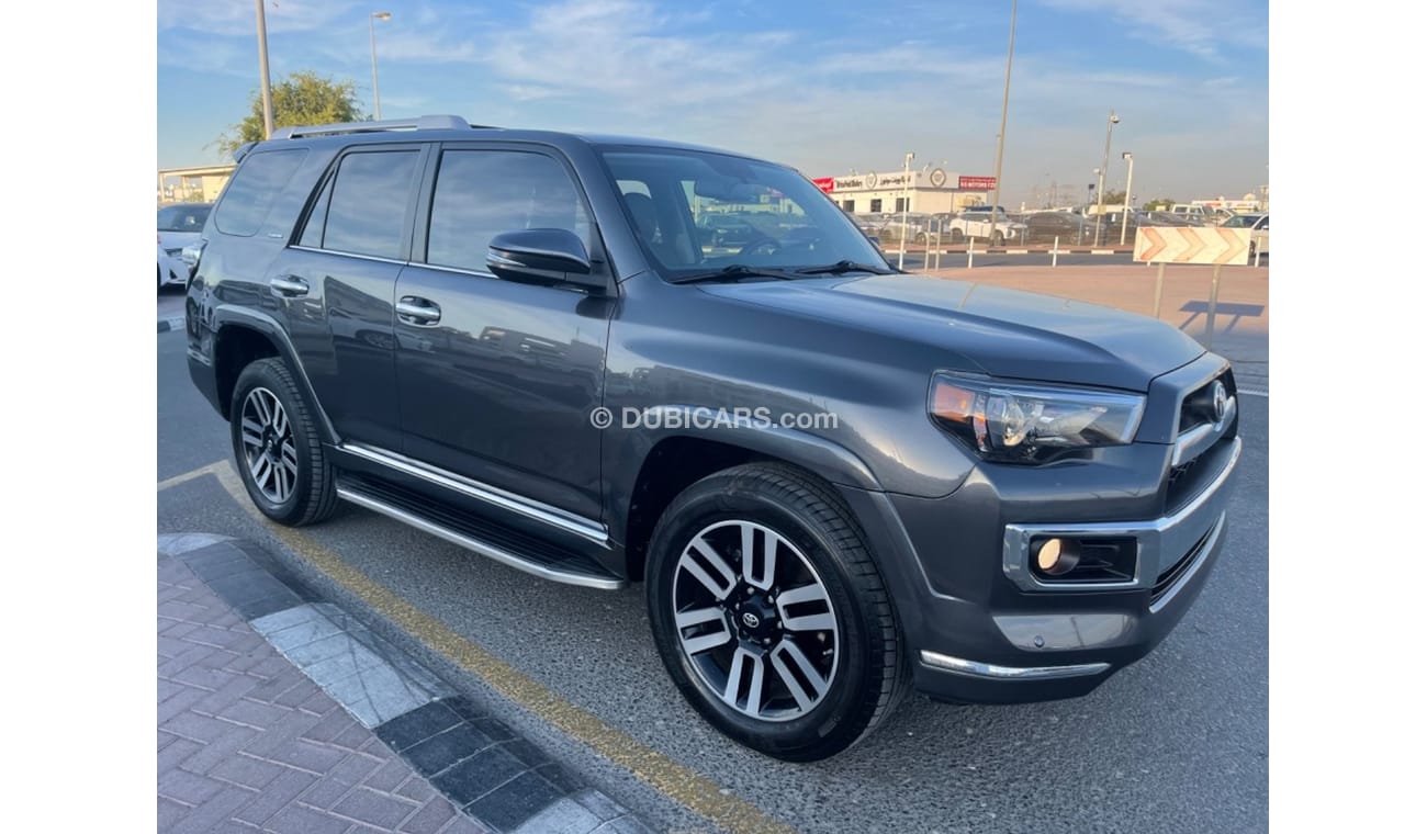 Used Toyota 4Runner Limited 4x4 2018 for sale in Dubai - 609613