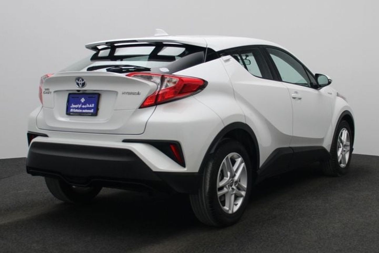 Used Toyota CHR GX HYBRID 1.8 2023 for sale in Dubai - 850392