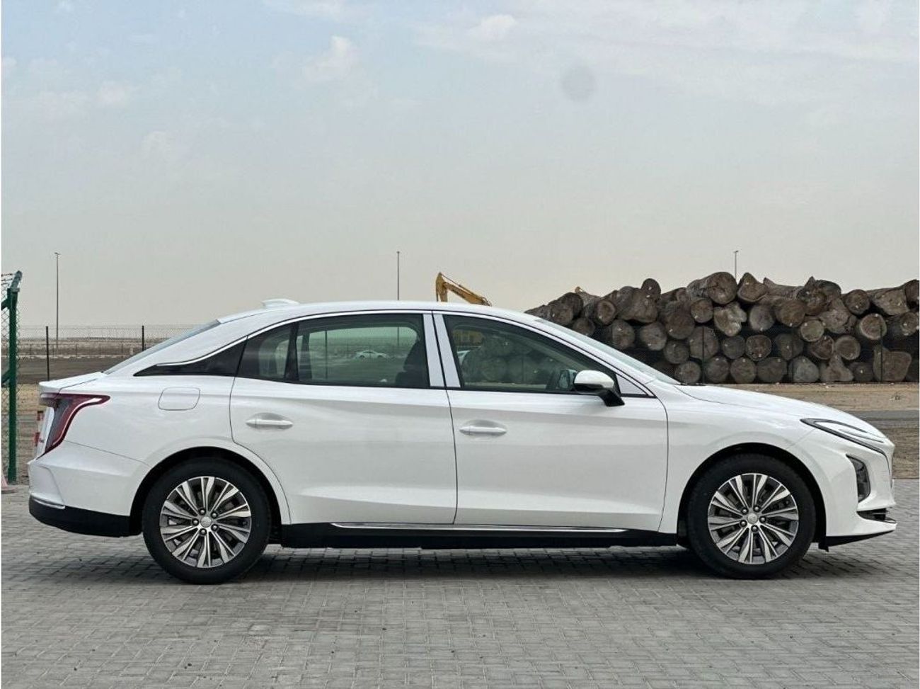 New HONGQI EQM5 HONGQI E-QM5 LUXURY 2024 for sale in Dubai - 716204