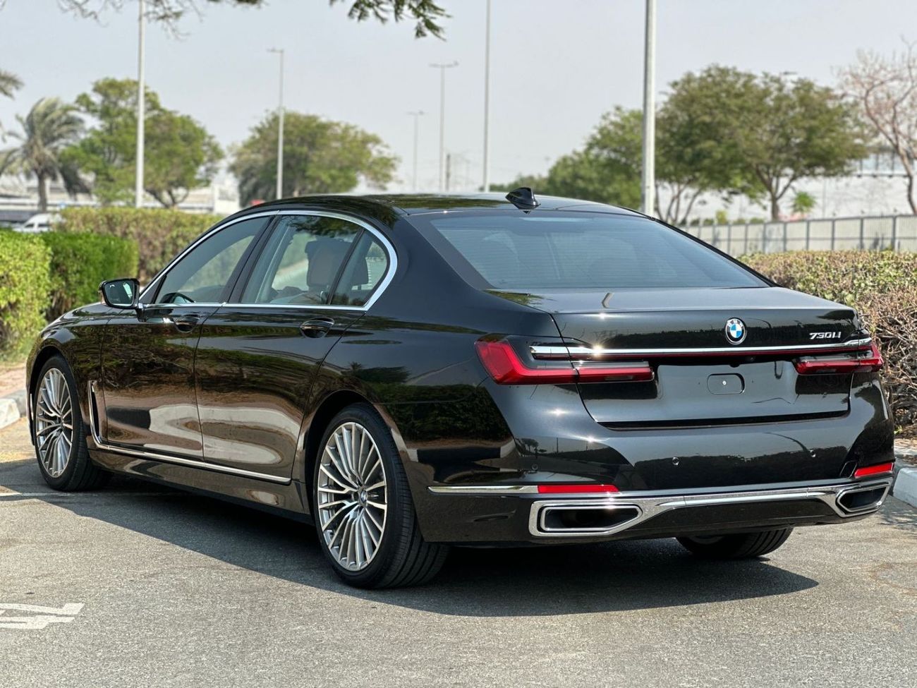 مستعملة بي أم دبليو 730Li لاكجري 2021 للبيع في دبي - 781444