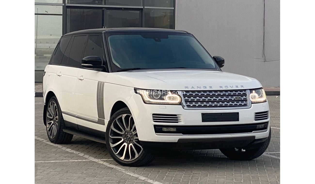 Used Land Rover Range Rover Vogue 2014 for sale in Dubai - 511368