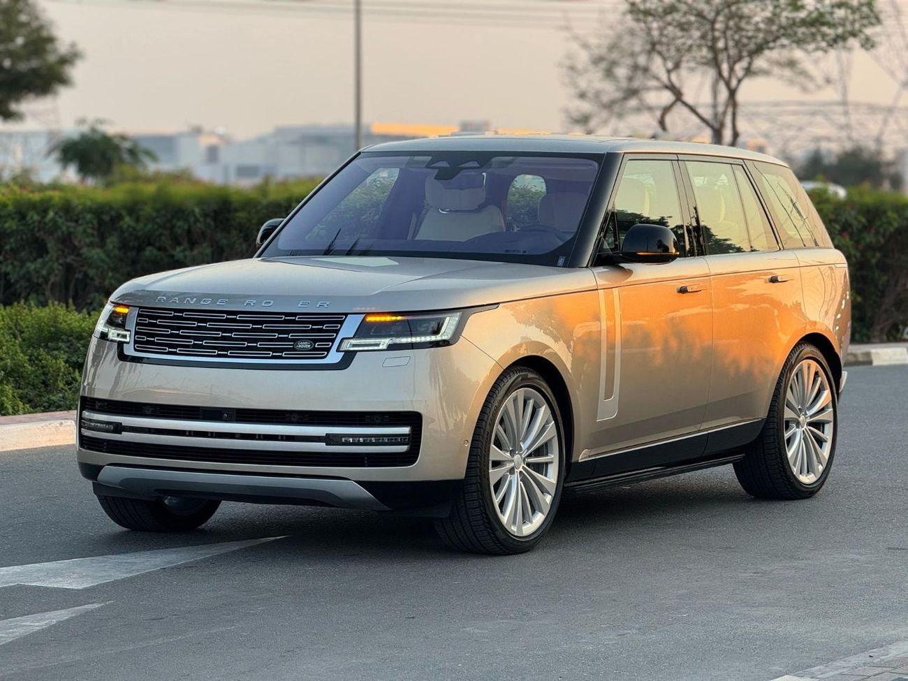 Used Land Rover Range Rover First Edition P530 4.4L GCC SPEC UNDER WARRANTY AND SERVICE CONTRACT ...