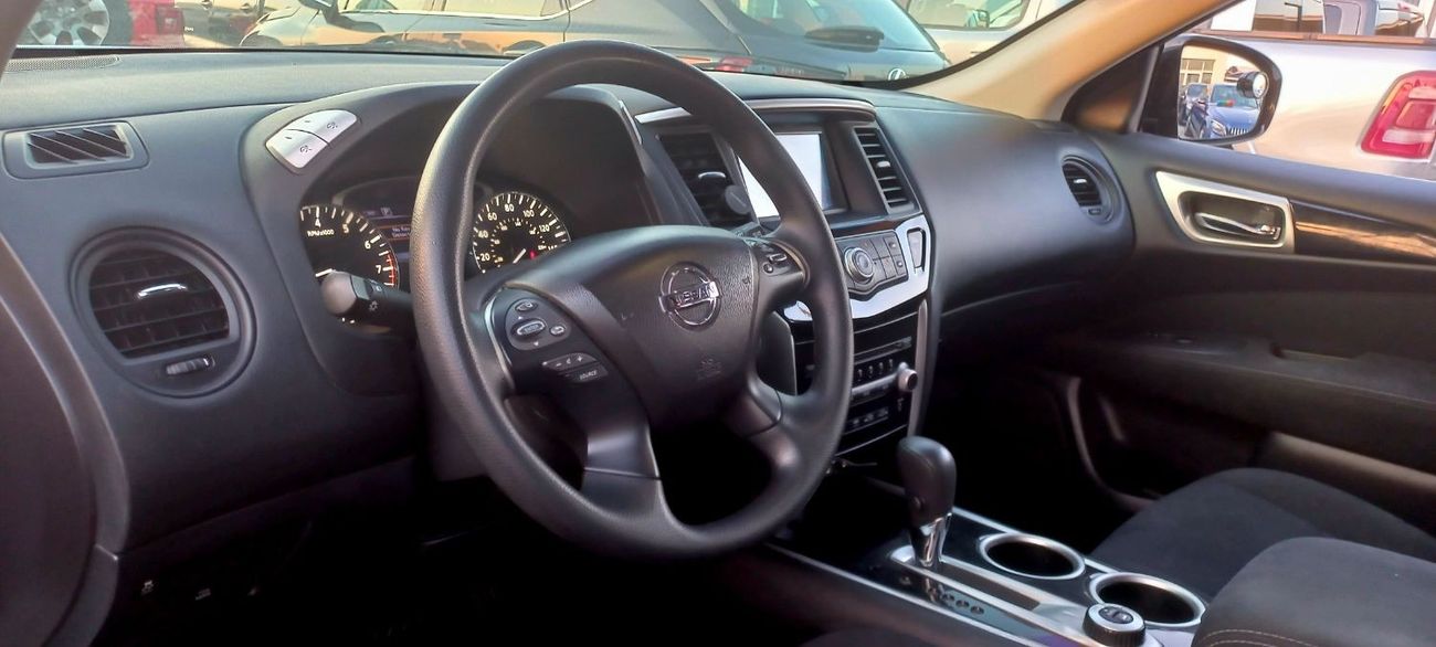 Used SV Nissan pathfinder 2016 2016 for sale in Dubai - 570632