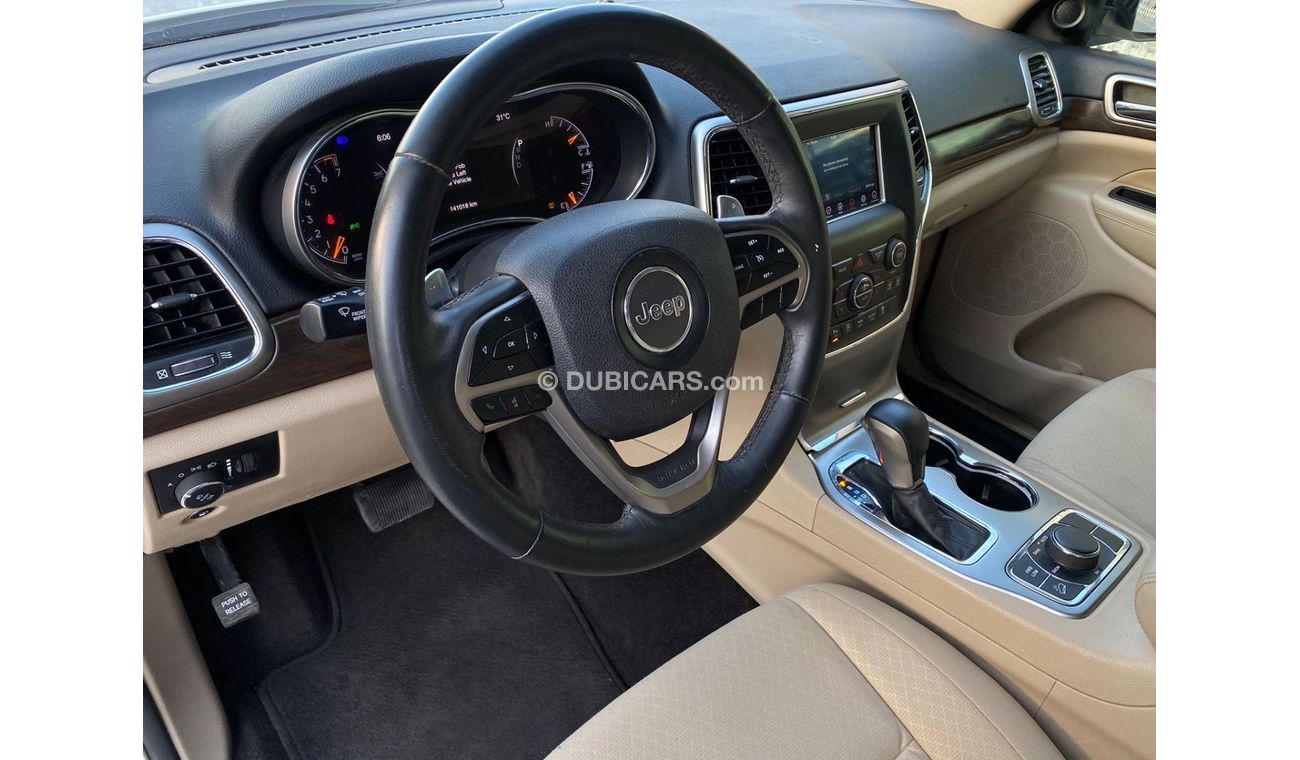 Used Jeep Grand Cherokee Laredo 2018 for sale in Dubai - 616111