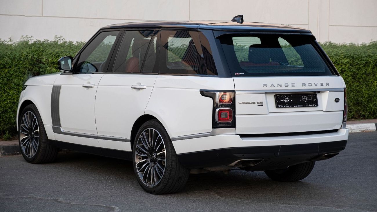 Used Land Rover Range Rover SE 2020 for sale in Dubai - 561653
