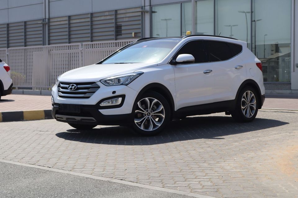 مستعملة هيونداي سانتا في GLS Top 3.3L 2015 للبيع في الشارقة - 840407