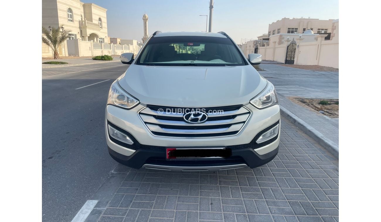 Used Hyundai Santa Fe Santa Fe 2014 for sale in Abu Dhabi - 668807