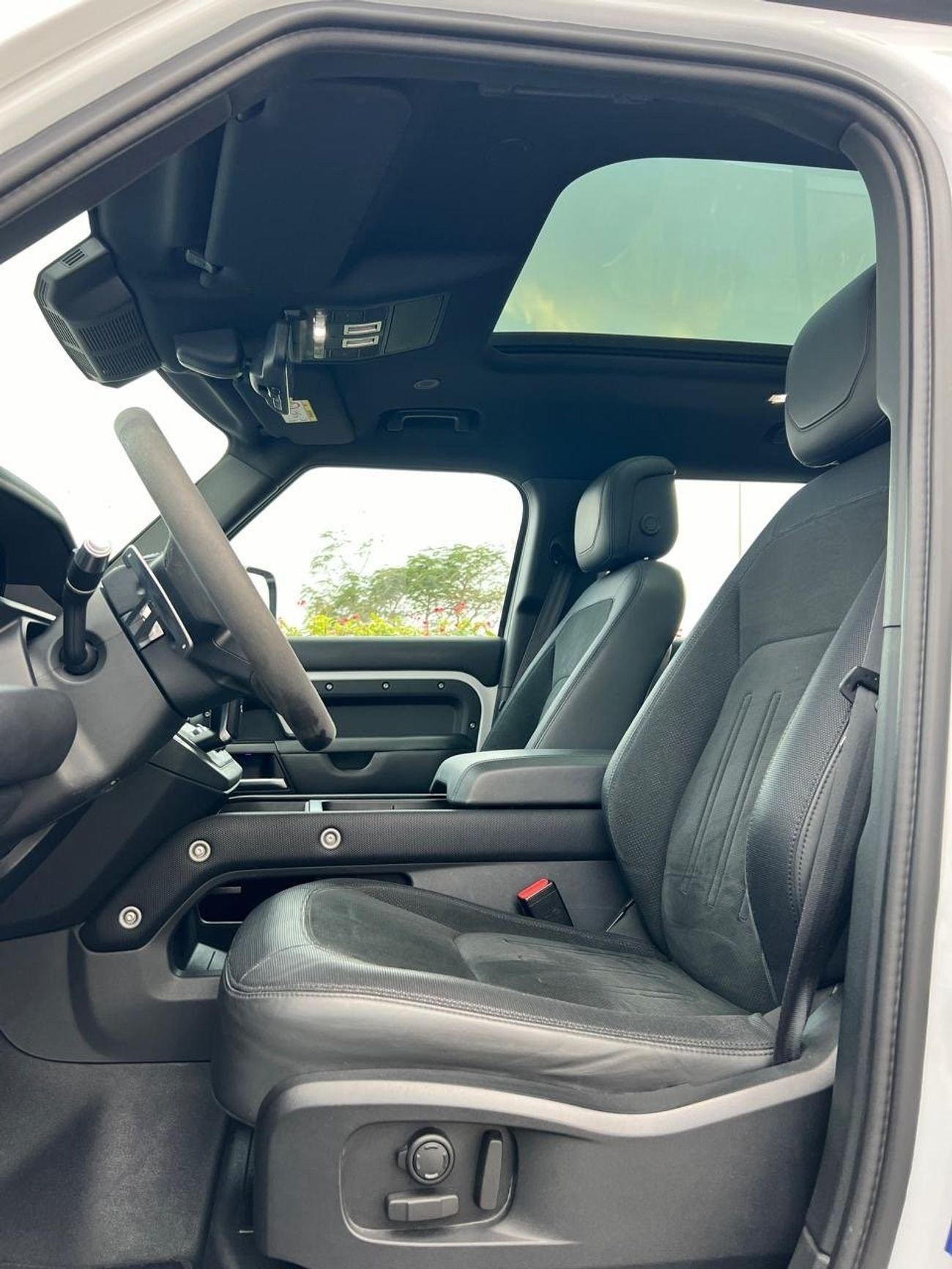 Used Land Rover Defender Edition Gulf 8 cylinder, in agency condition ...