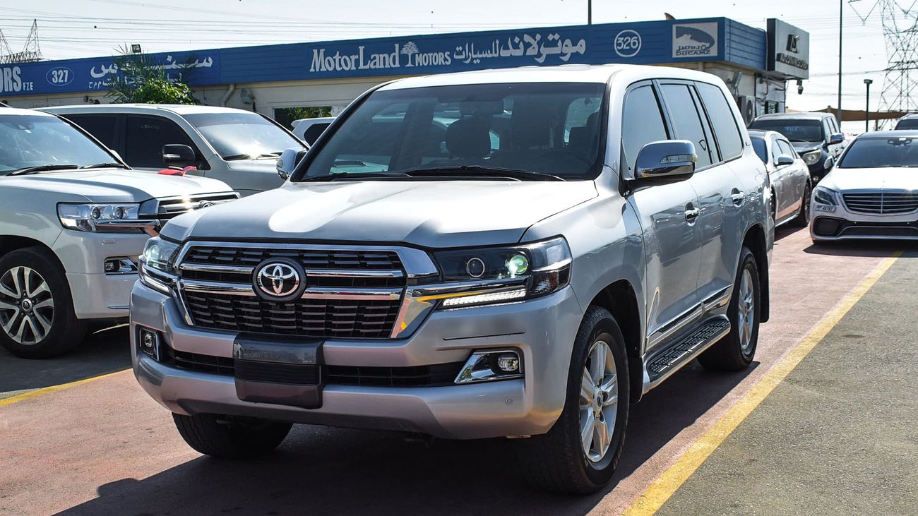 Used Toyota Land Cruiser V6 2012 for sale in Dubai - 703608